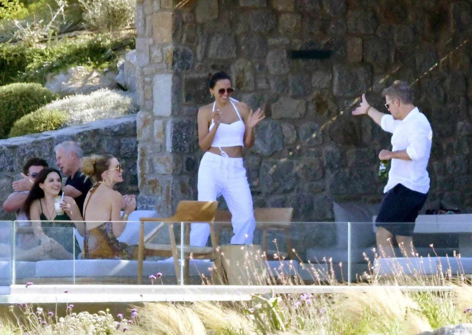 Matt Damon Spotted with Chris Hemsworth and Liam Hemsworth in Mykonos ...